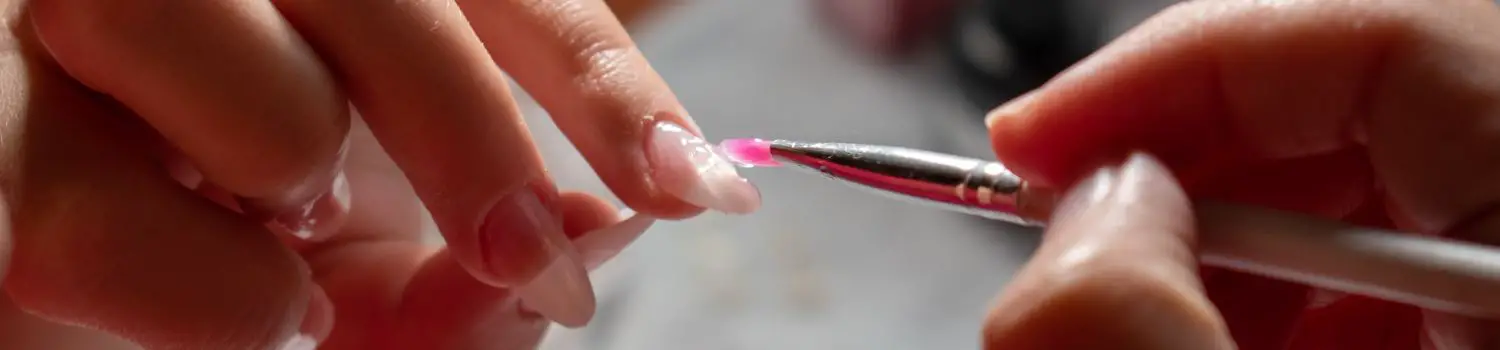 How Nail Glue Gel Can Help You Make a Great Impression | MeteorBeauty