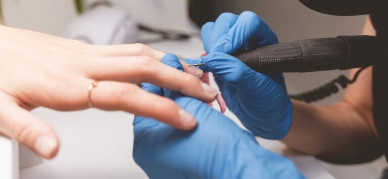 How do I properly hold a nail drill? - MeteorBeauty